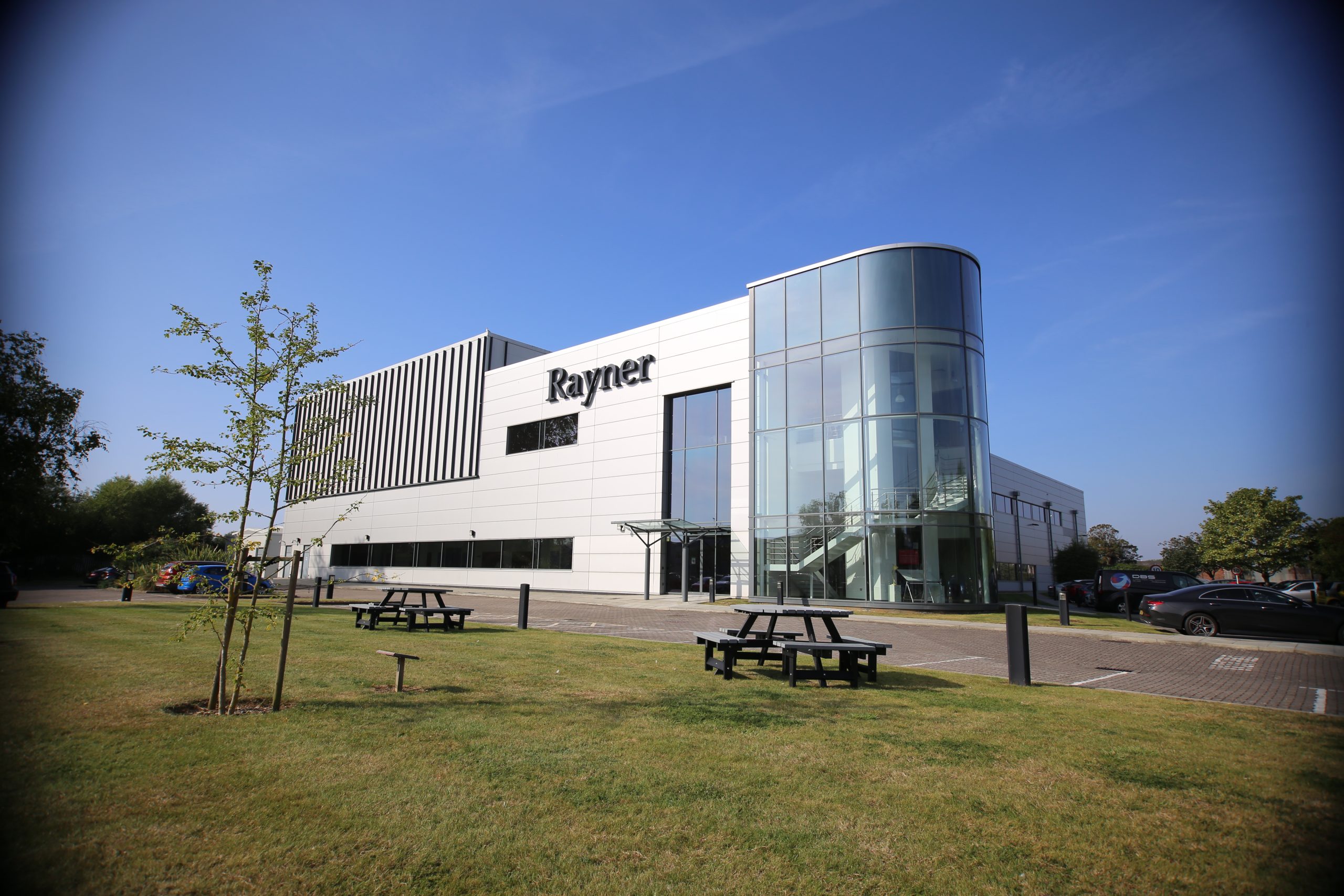 Ophthalmic Solutions: IOLs and Eye Drops | Rayner Global